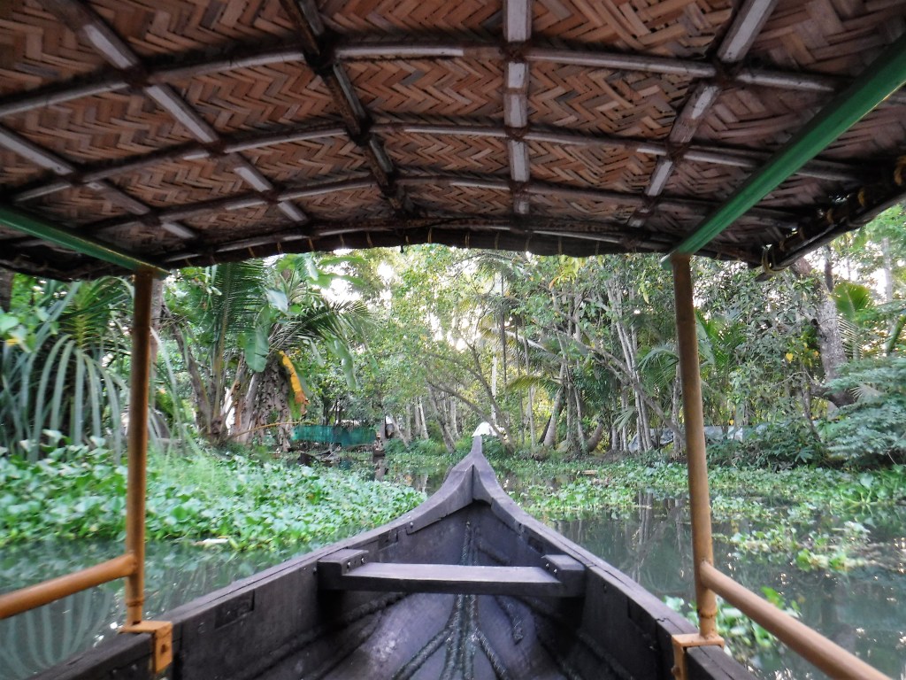 Houseboat canoe canal (2) – Wellserton Wanderings